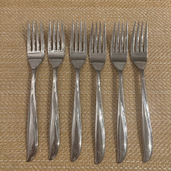 Oneida | Dining | Oneida Twin Star Community Stainless Dinner Forks 6 ...